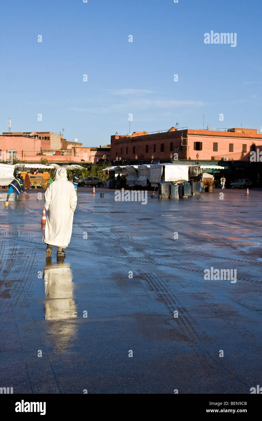 Djellaba robe morocco hi-res stock photography and images - Alamy