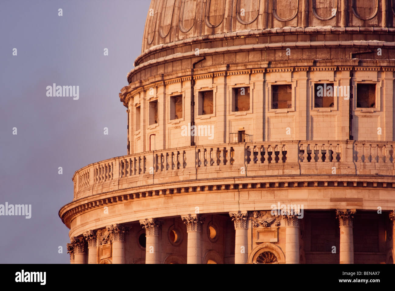 Close up view st pauls cathedral hi-res stock photography and images ...