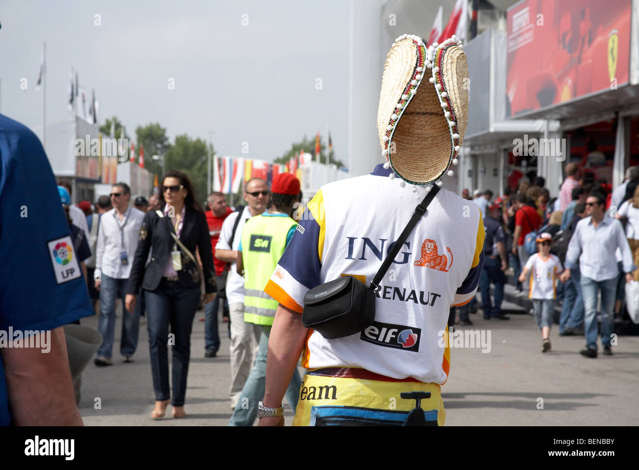 Fernando Alonso fans at Circuit de Catalunya, Barcelona Grand Prix 2009 ...