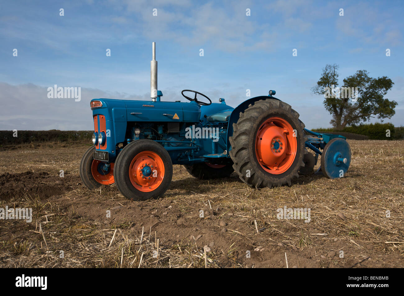 Vintage tractor hi-res stock photography and images - Alamy