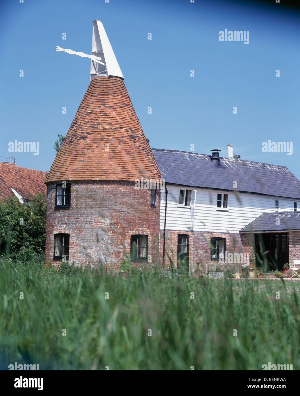 Oast house converted to home hi-res stock photography and images - Alamy