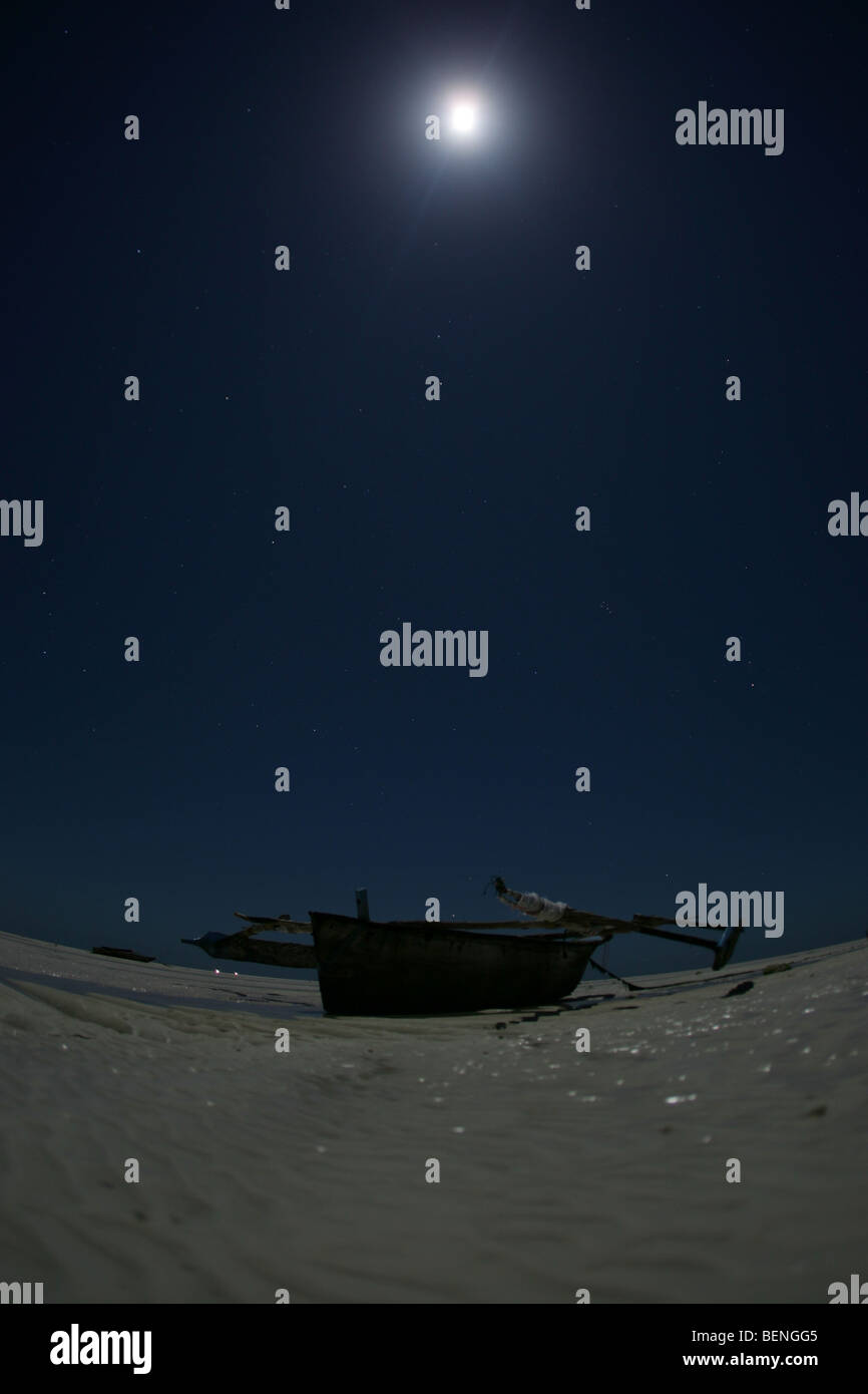 Moon and a boat hi-res stock photography and images - Alamy