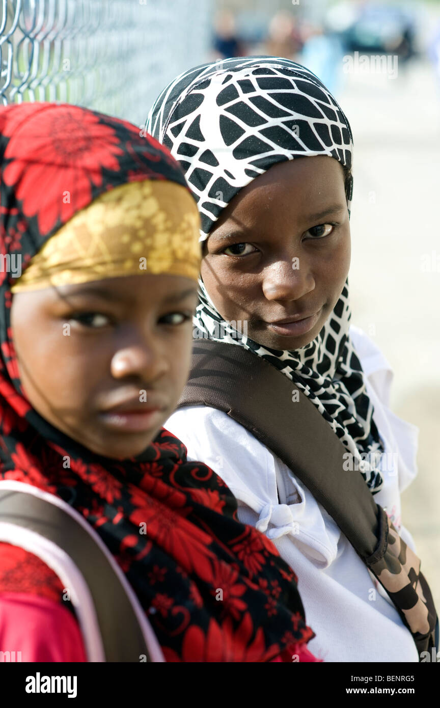 Muslim school girls hi-res stock photography and images - Alamy
