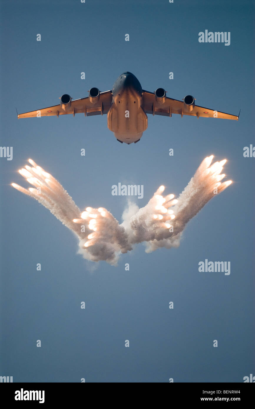 RAF C-17 firing missile sedution flares Stock Photo - Alamy
