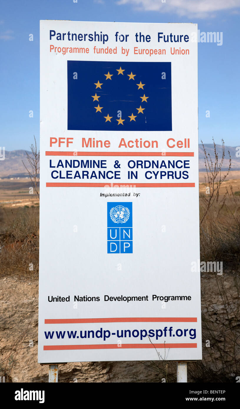 Landmine sign hi-res stock photography and images - Alamy