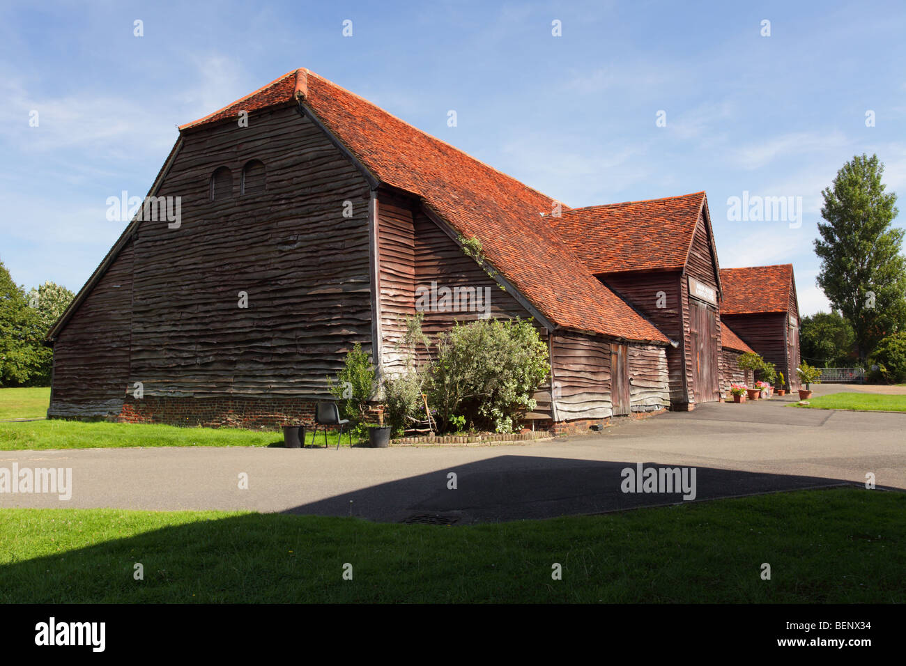Tithe barn barns hi-res stock photography and images - Alamy