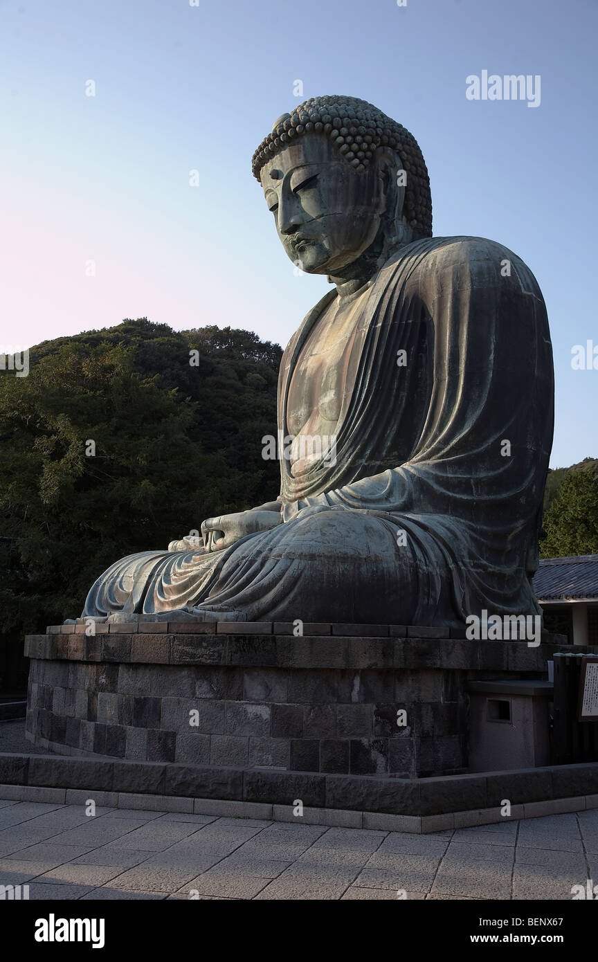 JAPAN Daibutsu Great Buddha statue, Kamakura. photo by Sean Spraqgue ...