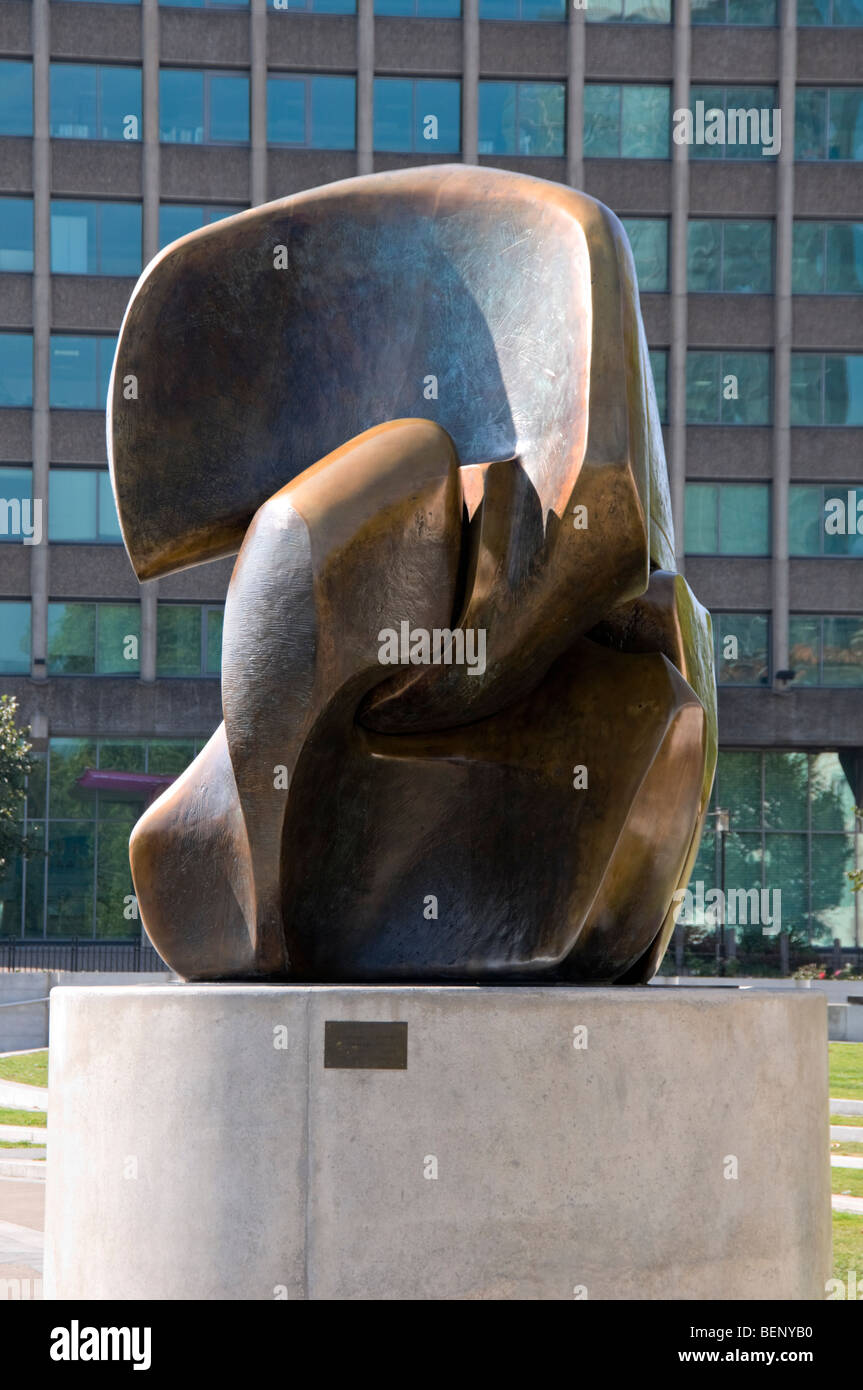 Henry Moore, locking piece, sculpture, South London Stock Photo - Alamy