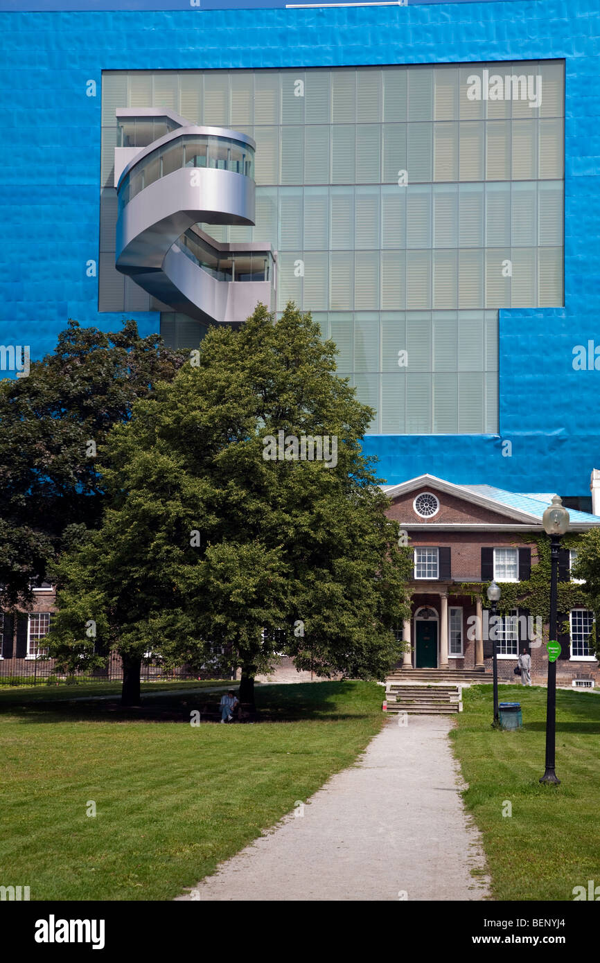 Frank gehry staircase exterior hi-res stock photography and images - Alamy