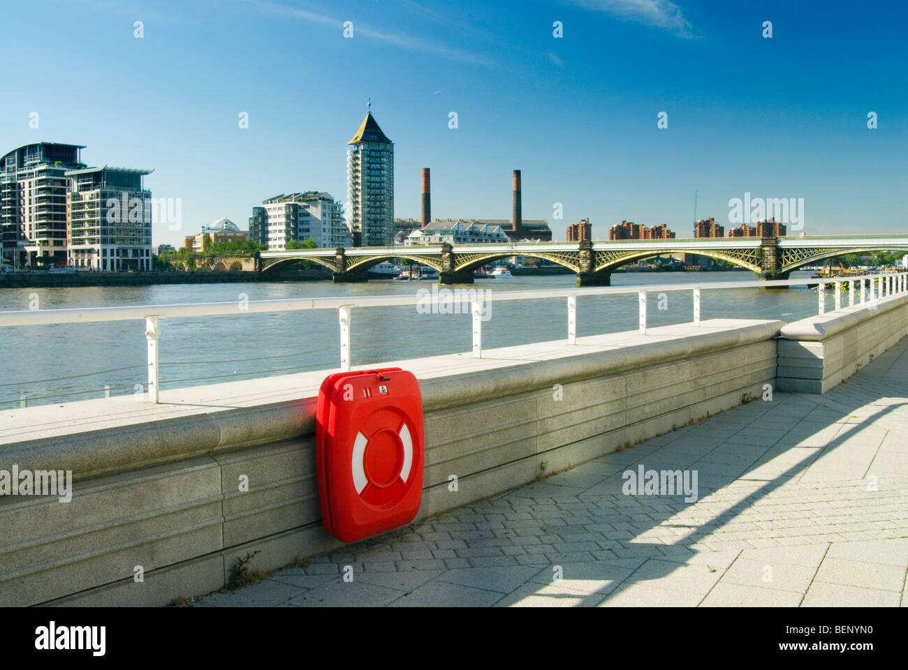 Thames link railway hi-res stock photography and images - Alamy