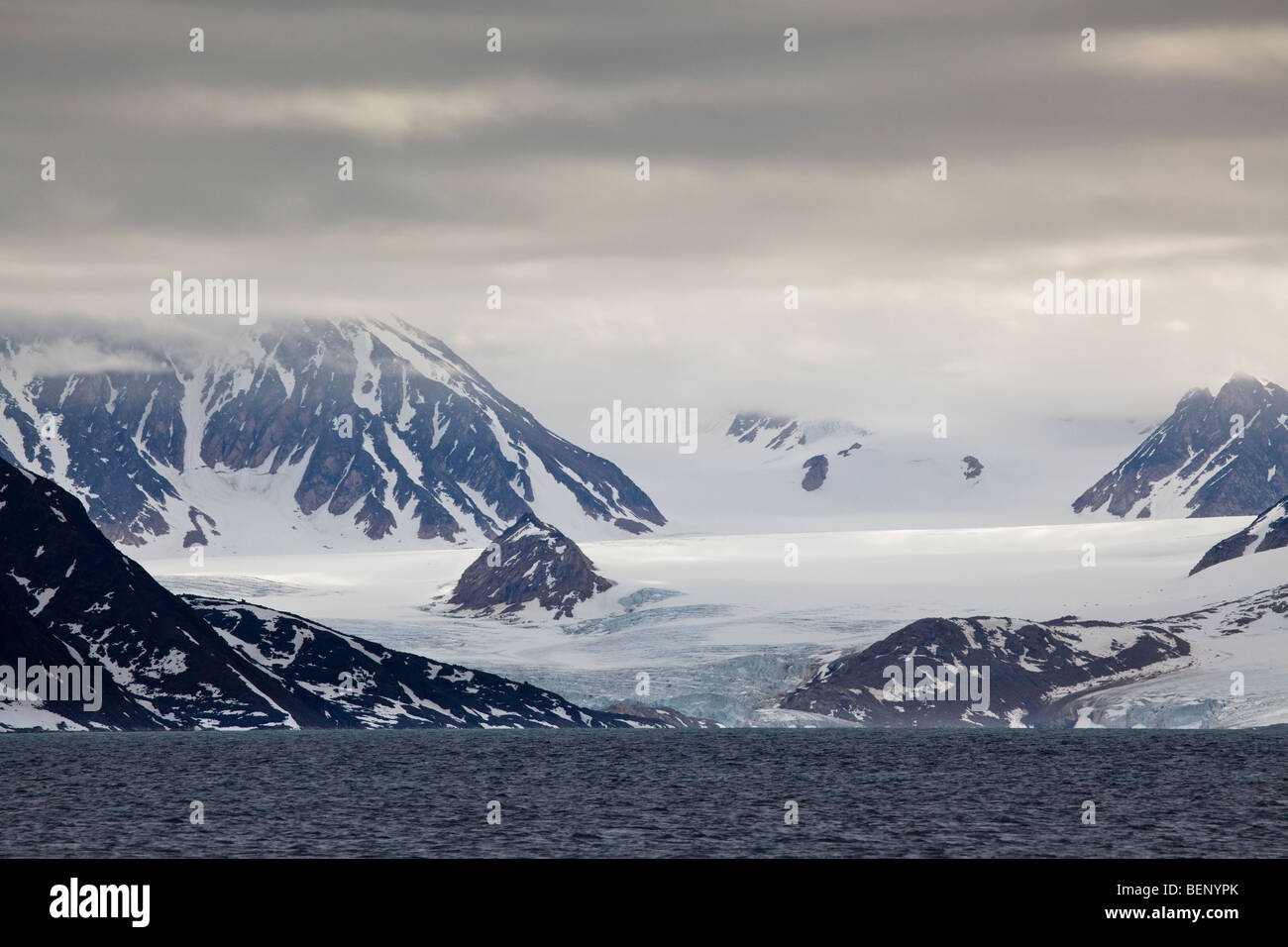 Arctic landscape hi-res stock photography and images - Alamy