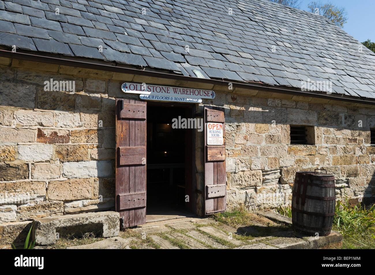 Stone building warehouse hi-res stock photography and images - Alamy