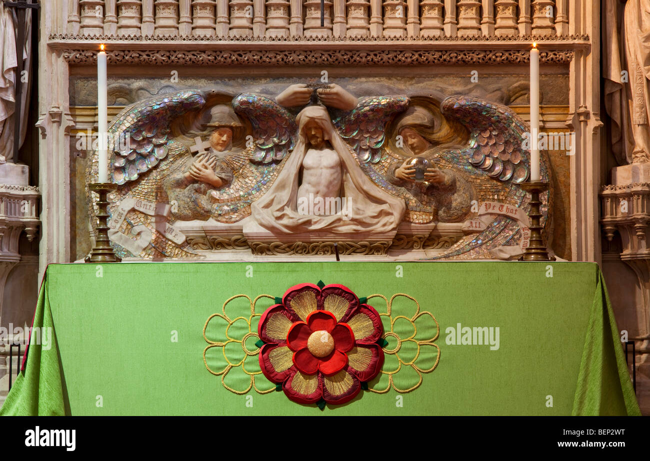 St albans cathedral altar hi-res stock photography and images - Alamy
