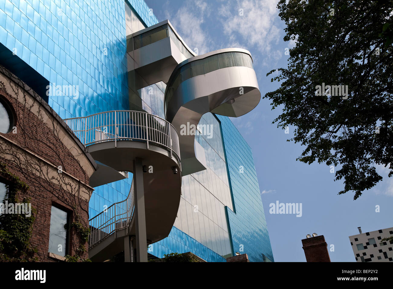 Frank gehry staircase exterior hi-res stock photography and images - Alamy