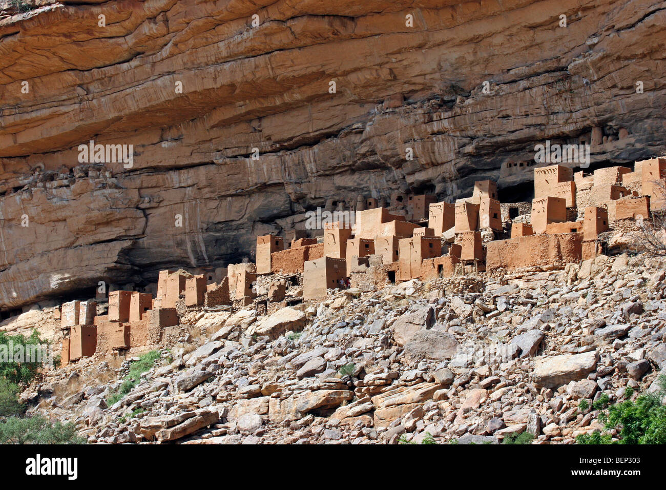 Dwelling of the Tellem people on the Bandiagara escarpment above Telí ...