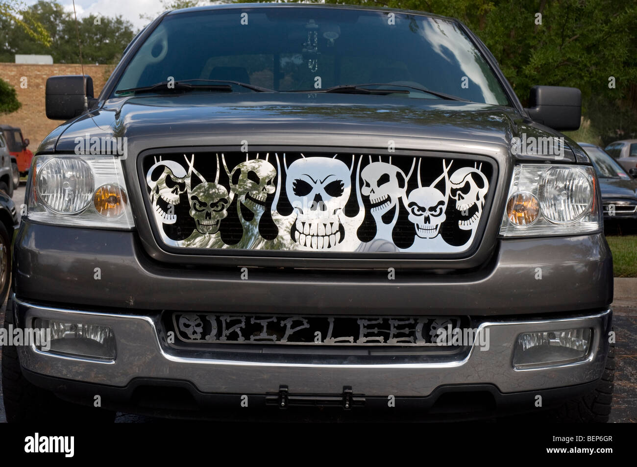skull grille motif on vehicle truck front Stock Photo - Alamy