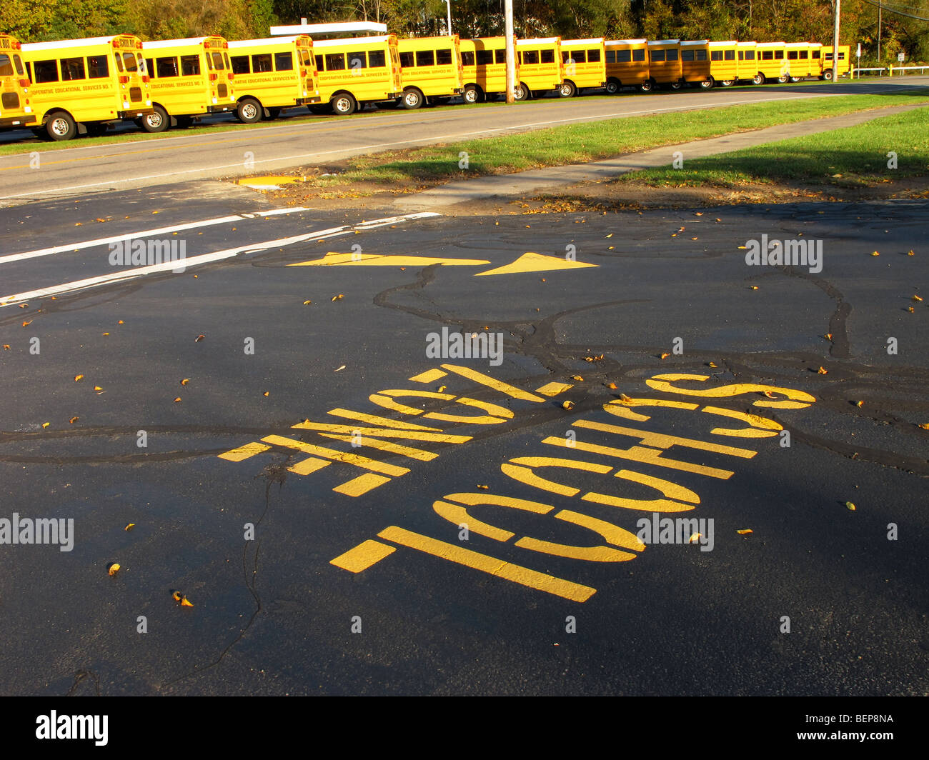 School bus sign hi-res stock photography and images - Alamy
