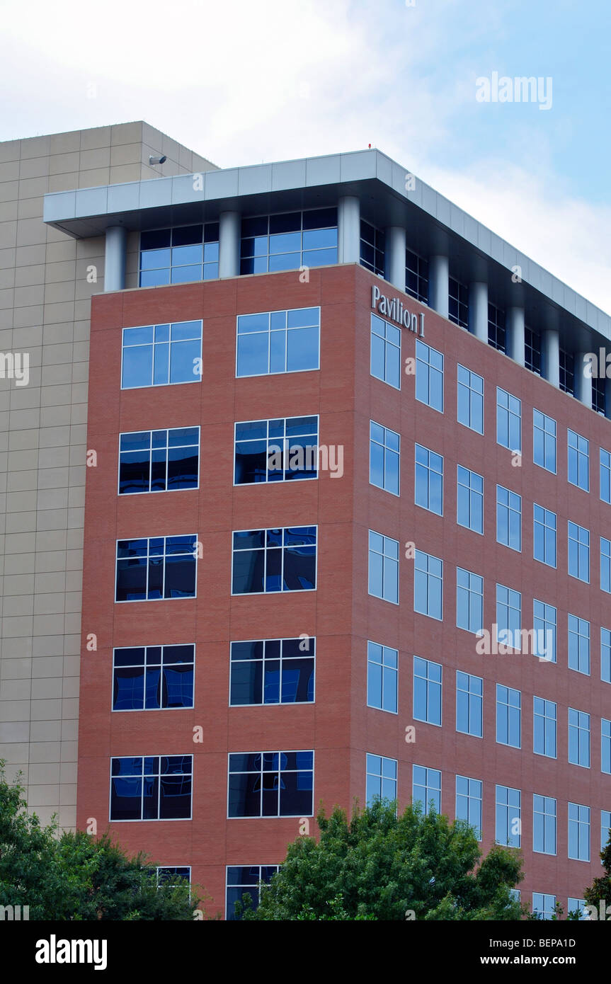 Hospital building hi-res stock photography and images - Alamy