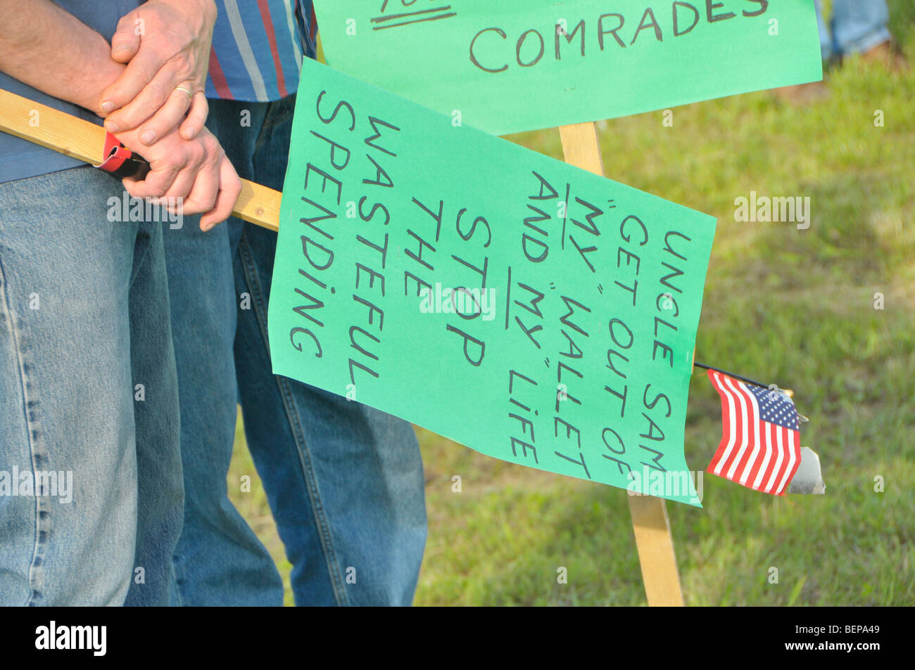 Demonstration crowds sign hi-res stock photography and images - Alamy
