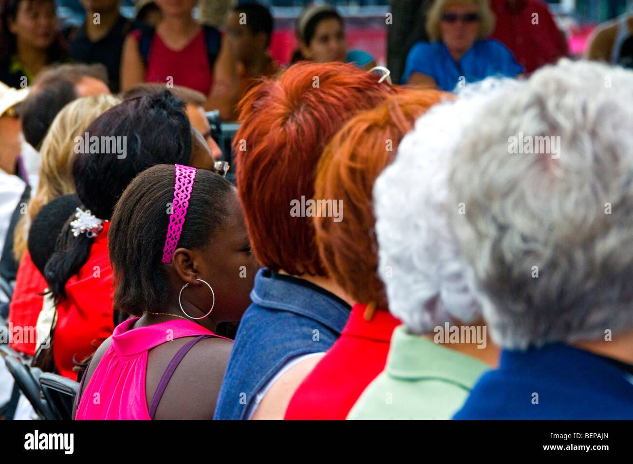 Multicultural groups hi-res stock photography and images - Alamy