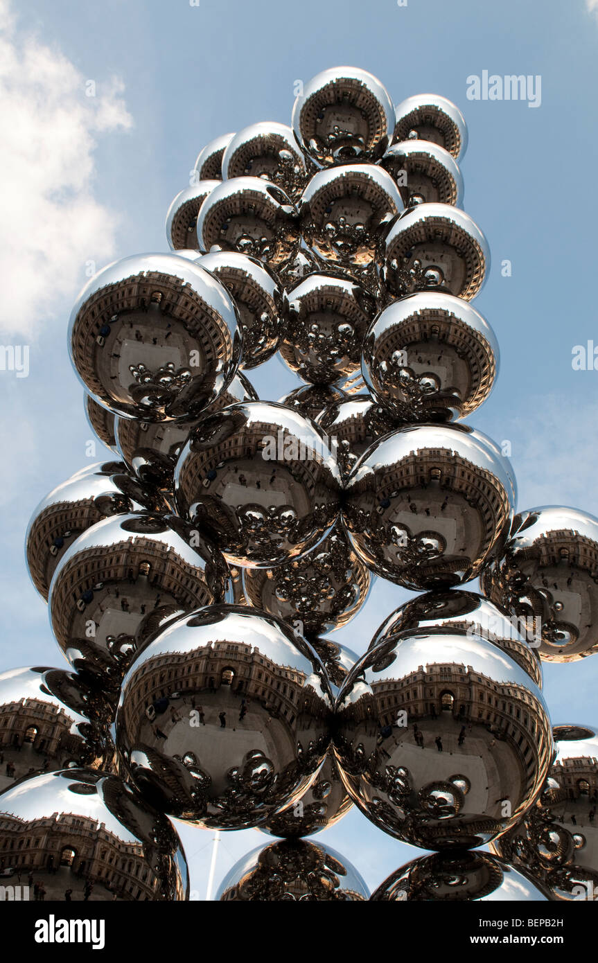Anish Kapoor sculpture, Royal Academy Of Arts‚ London Stock Photo - Alamy