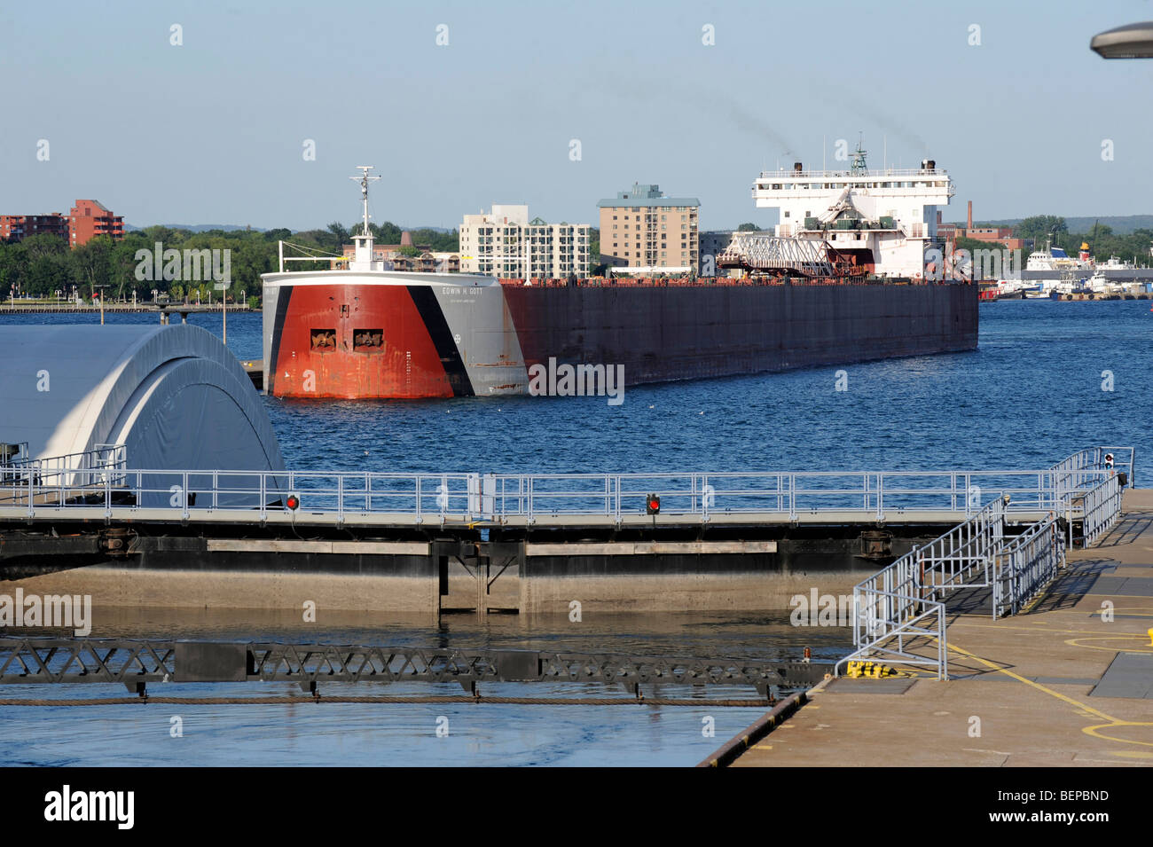 Great Lakes Freighter Edwin Gott enters Soo Locks Sault Ste. Marie ...
