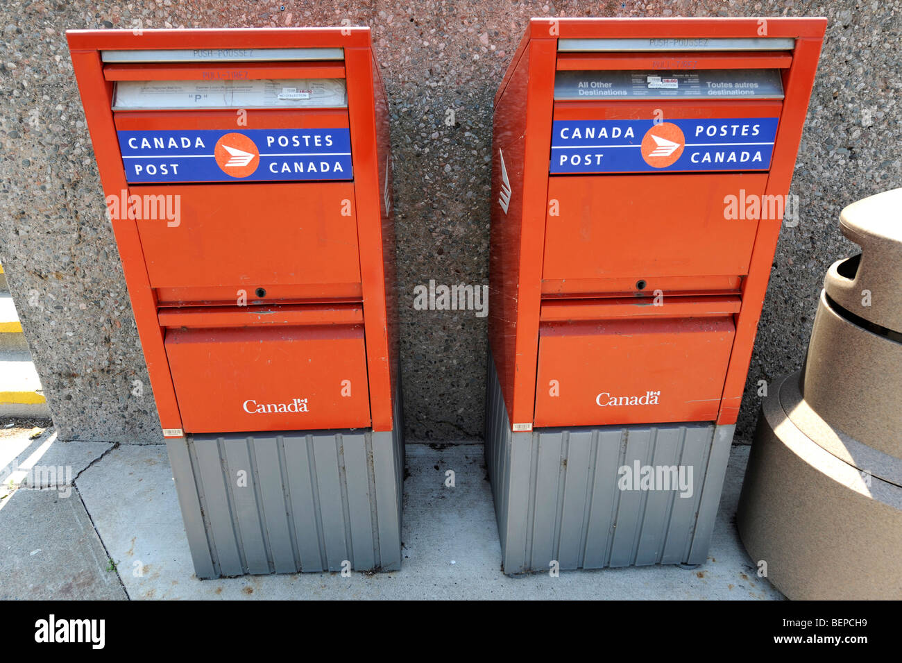 Postage canada hi-res stock photography and images - Alamy