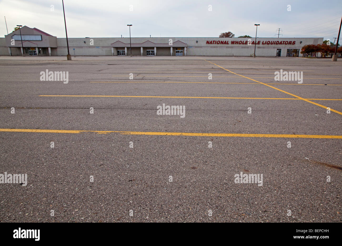 Closed shop in center hi-res stock photography and images - Alamy