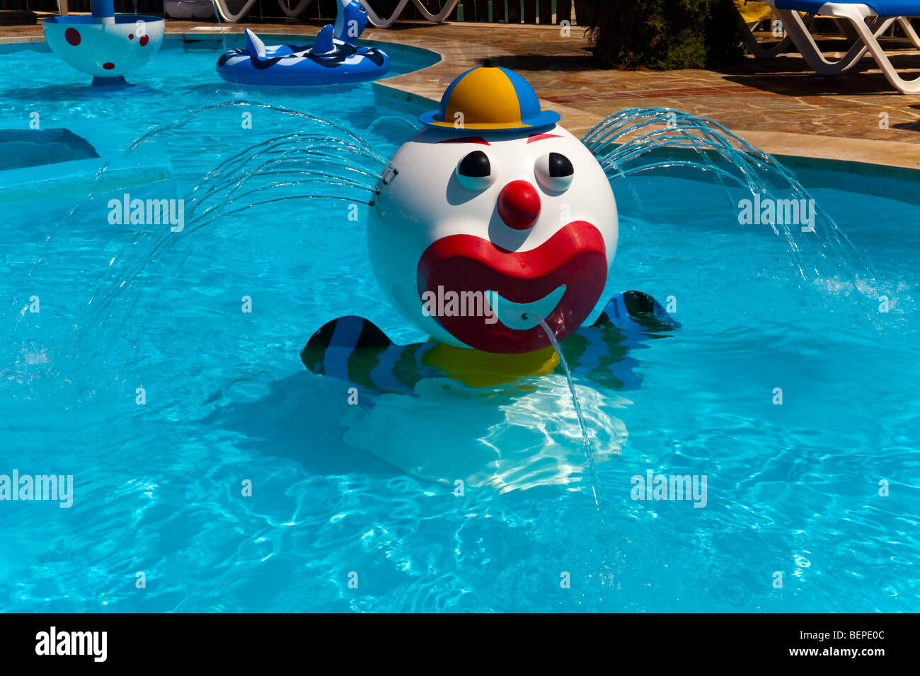 Fountain form hi-res stock photography and images - Alamy
