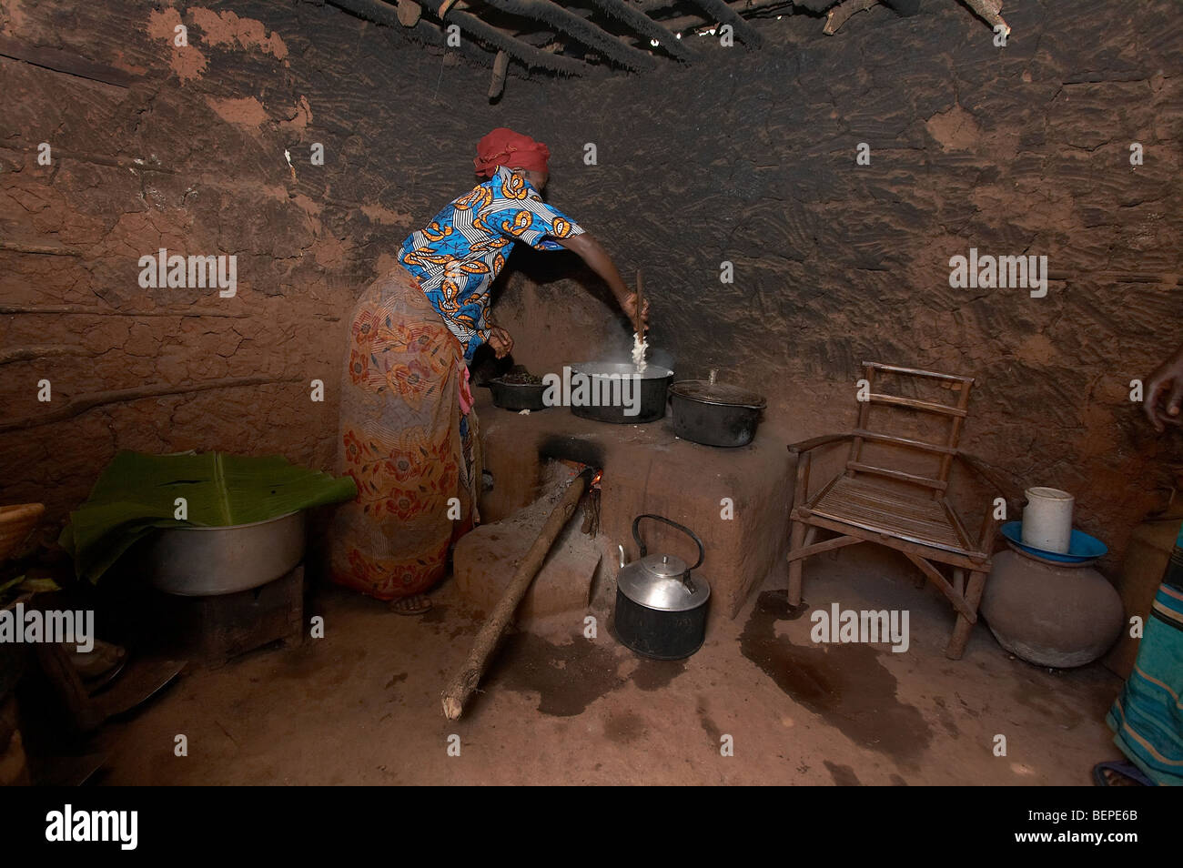 Wood fire cooking africa hi-res stock photography and images - Alamy