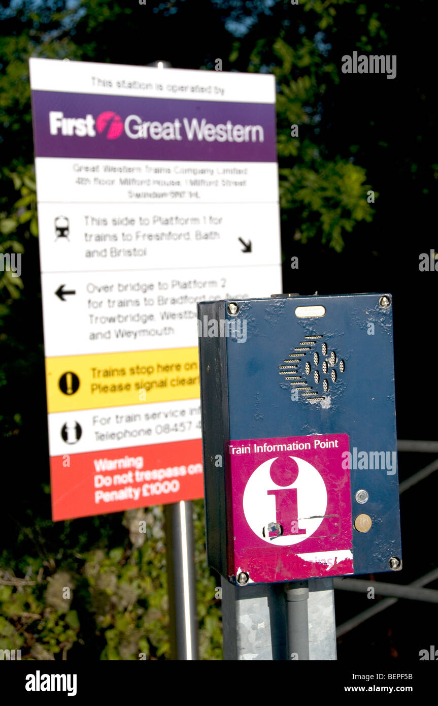 Help point emergency information hi-res stock photography and images ...