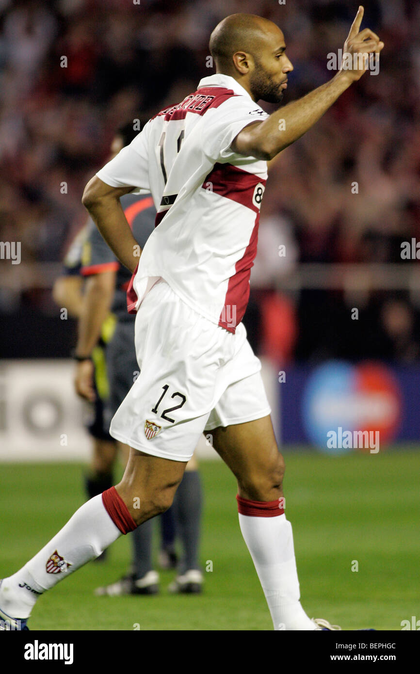 Kanoute celebrating a goal Stock Photo - Alamy