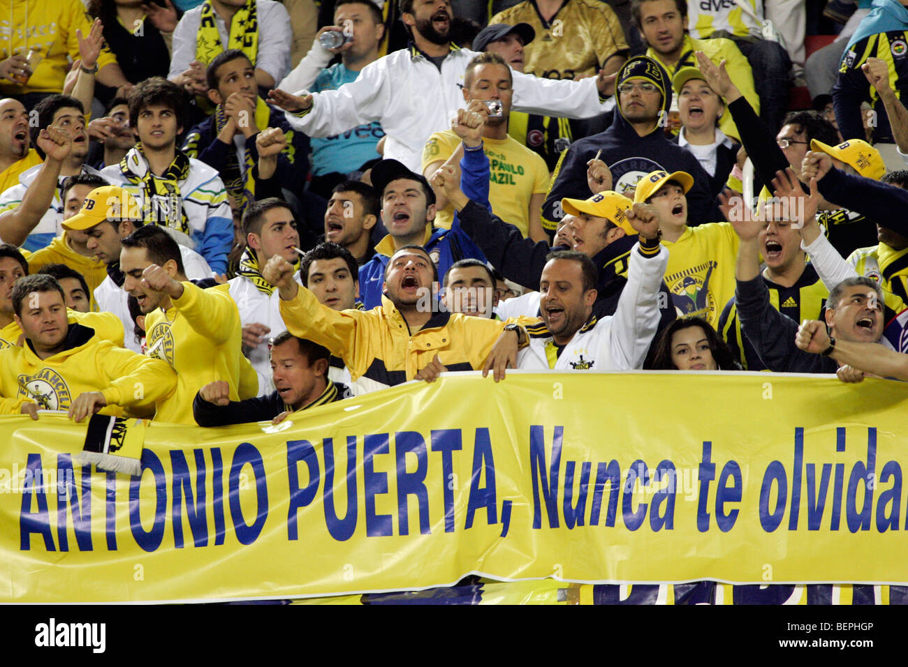 Football crowd banner hi-res stock photography and images - Alamy