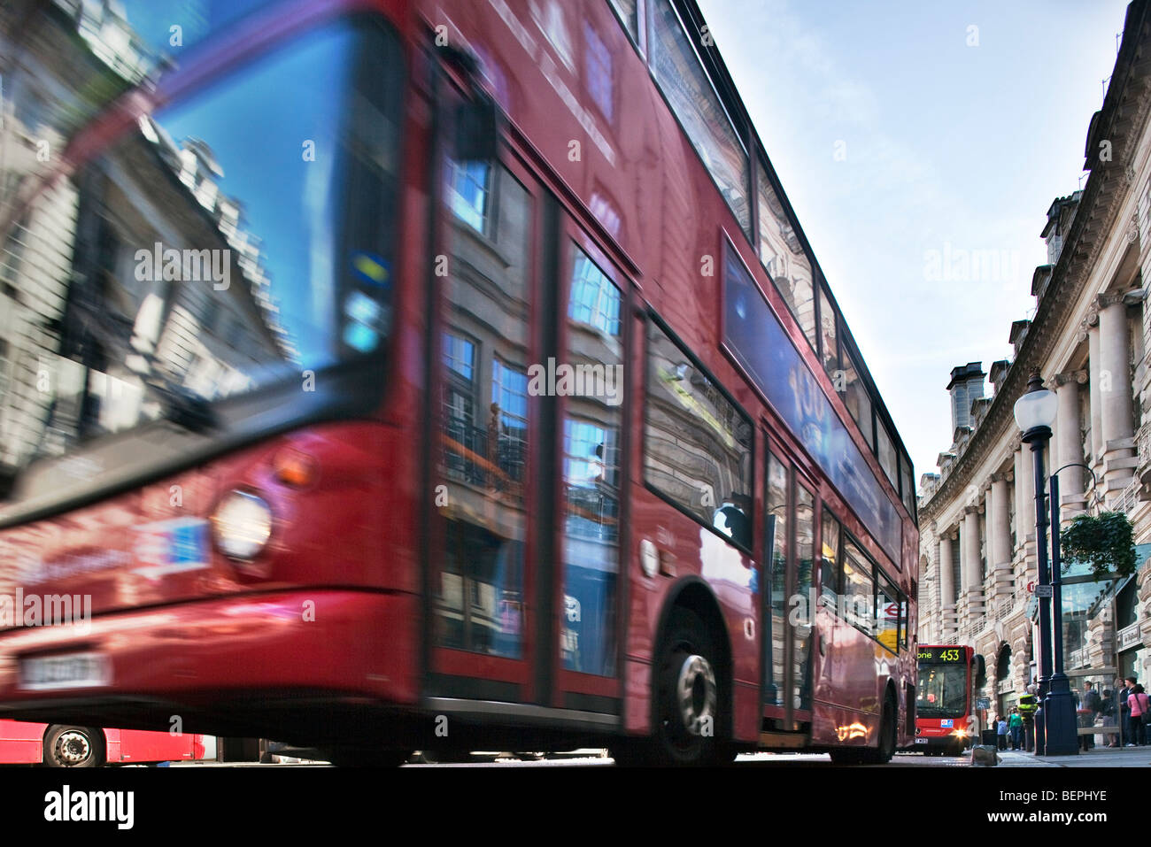 London red double decker buses hi-res stock photography and images - Alamy