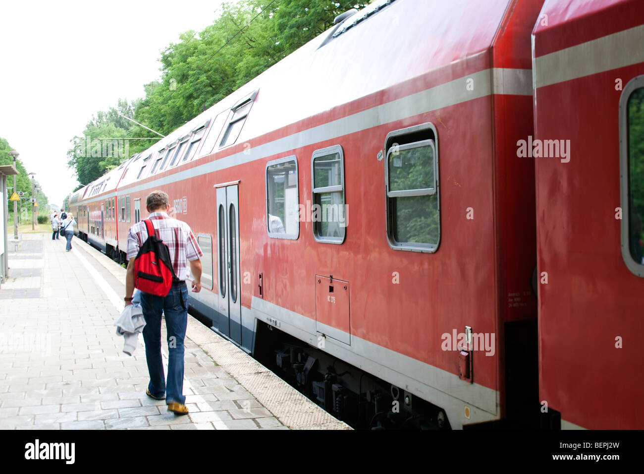 RE7 train, Sch nefeld railway station, Germany Stock Photo - Alamy