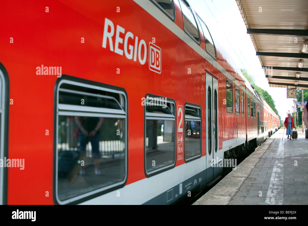 RE7 train, Sch nefeld railway station, Germany Stock Photo - Alamy