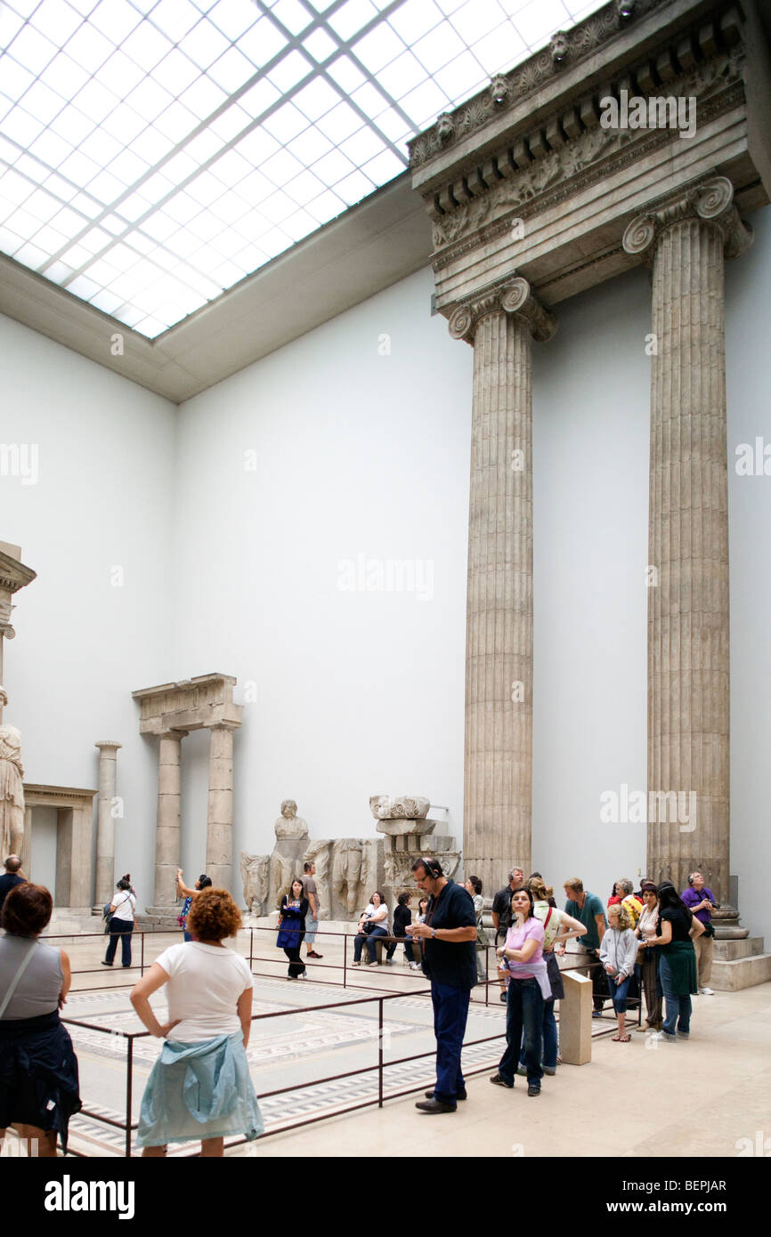 Hellenistic architecture hi-res stock photography and images - Alamy