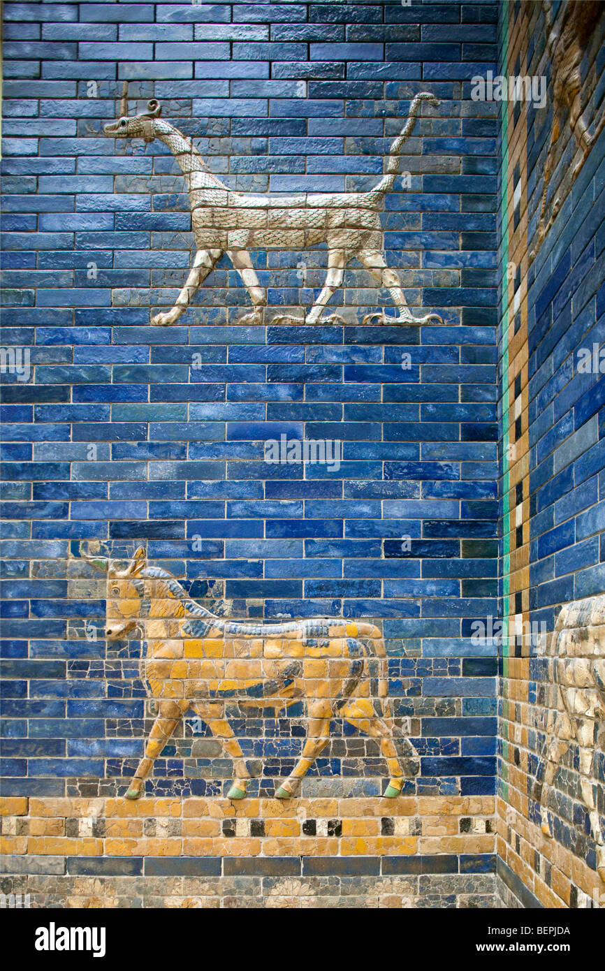 Bas-relief of sirrush (dragon) and auroch, Ishtar Gate (Babylon ...