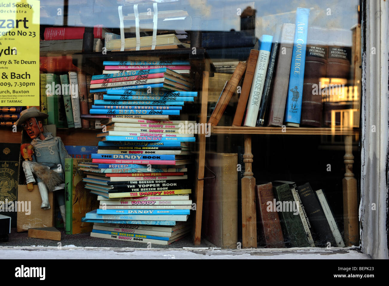 Bookbinding stores hi-res stock photography and images - Alamy