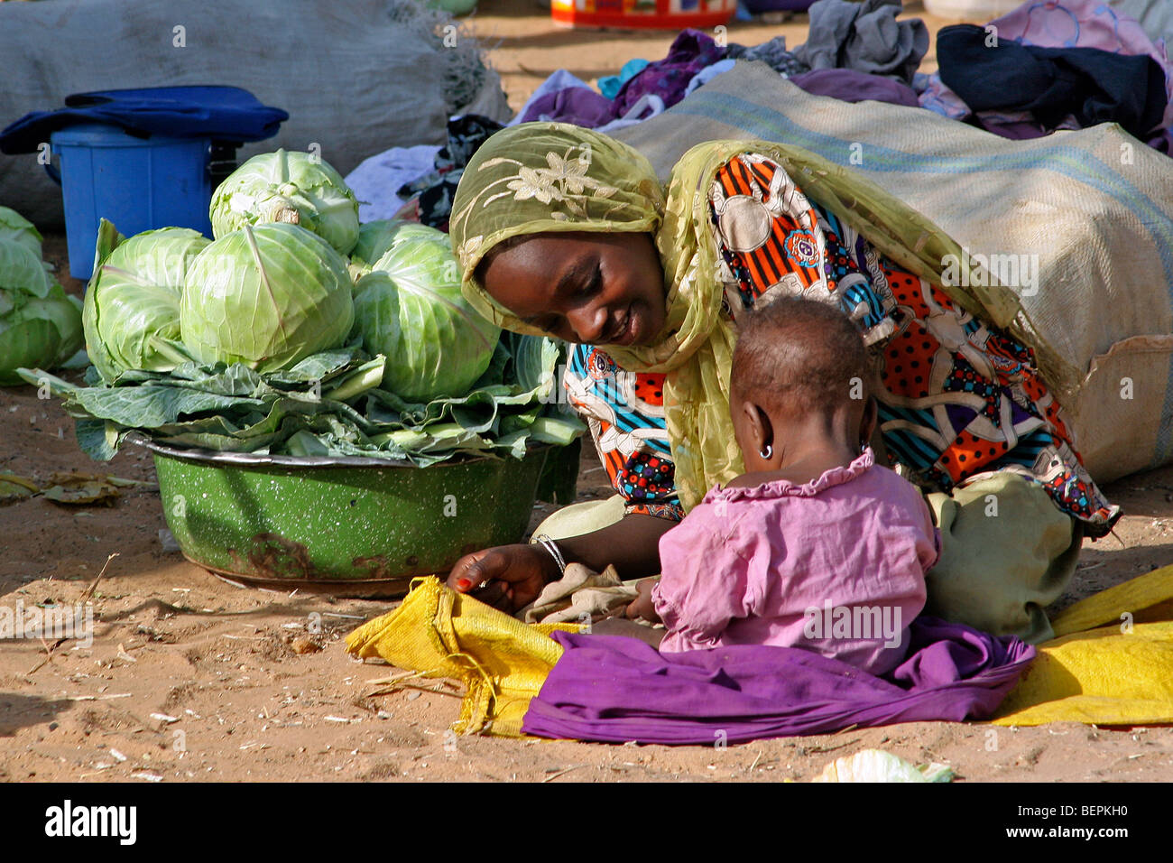 Mother and child in niger hi-res stock photography and images - Alamy