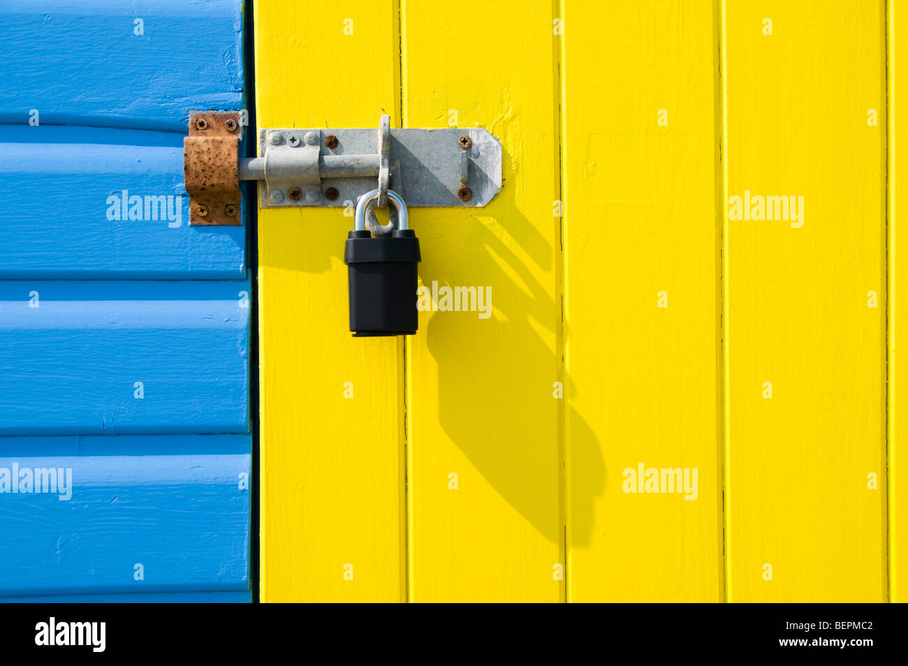 Littlehampton beach hut hi-res stock photography and images - Alamy