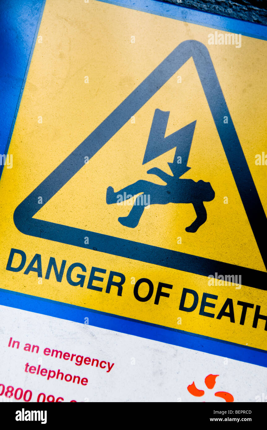 Danger death electricity warning hi-res stock photography and images ...