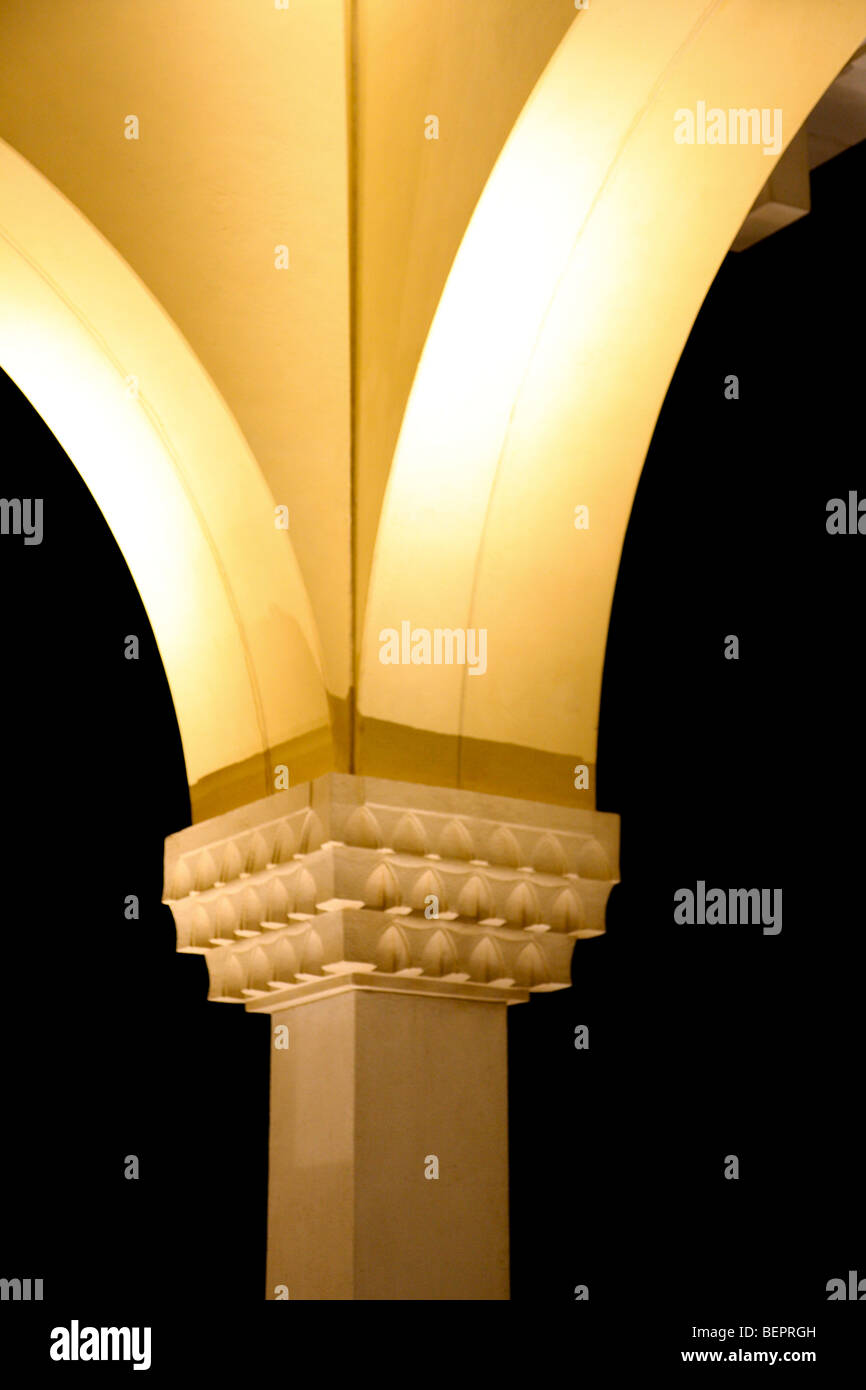 Pillar and arch hi-res stock photography and images - Alamy