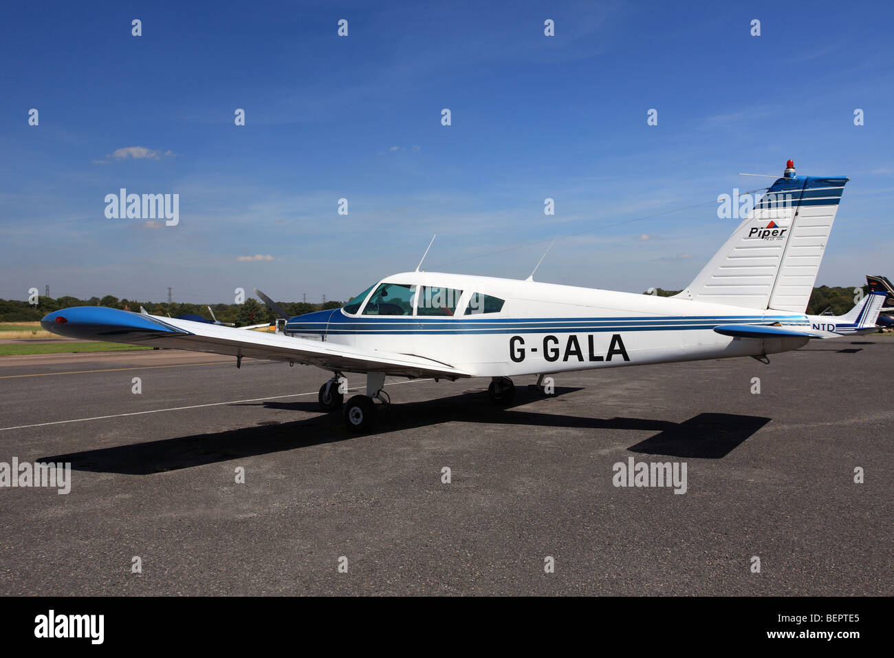 Piper pa 28 cockpit hi-res stock photography and images - Alamy