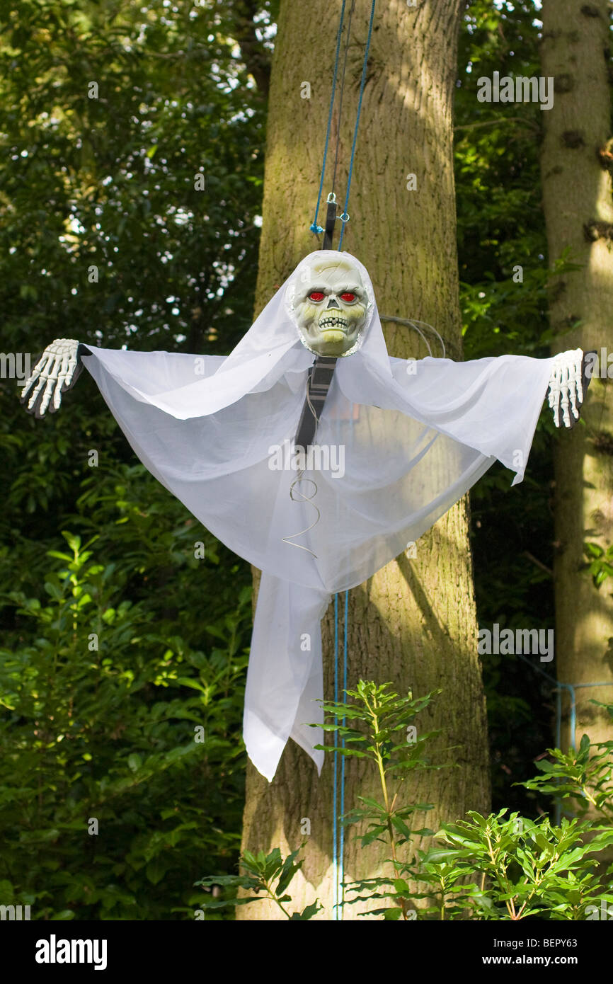 Flying ghost hi-res stock photography and images - Alamy