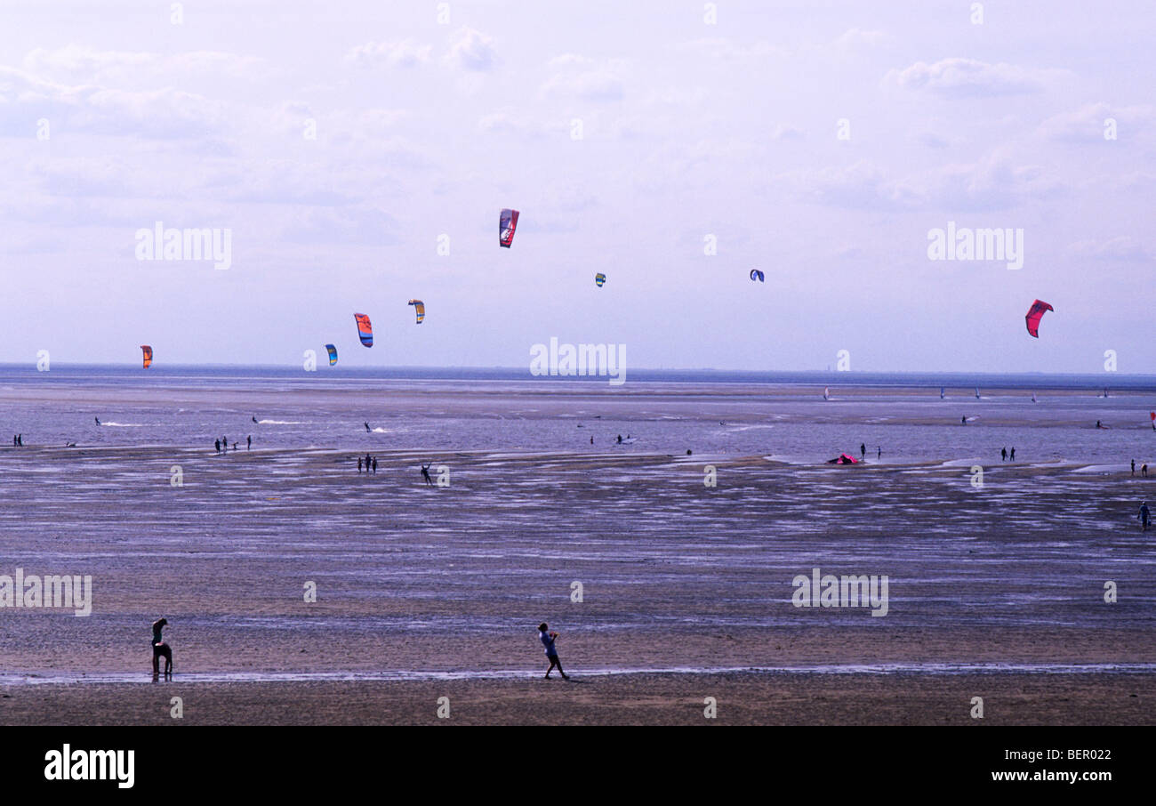 Para Surfing Parachutes Surf Offshore Wind Farm The Wash Hunstanton ...