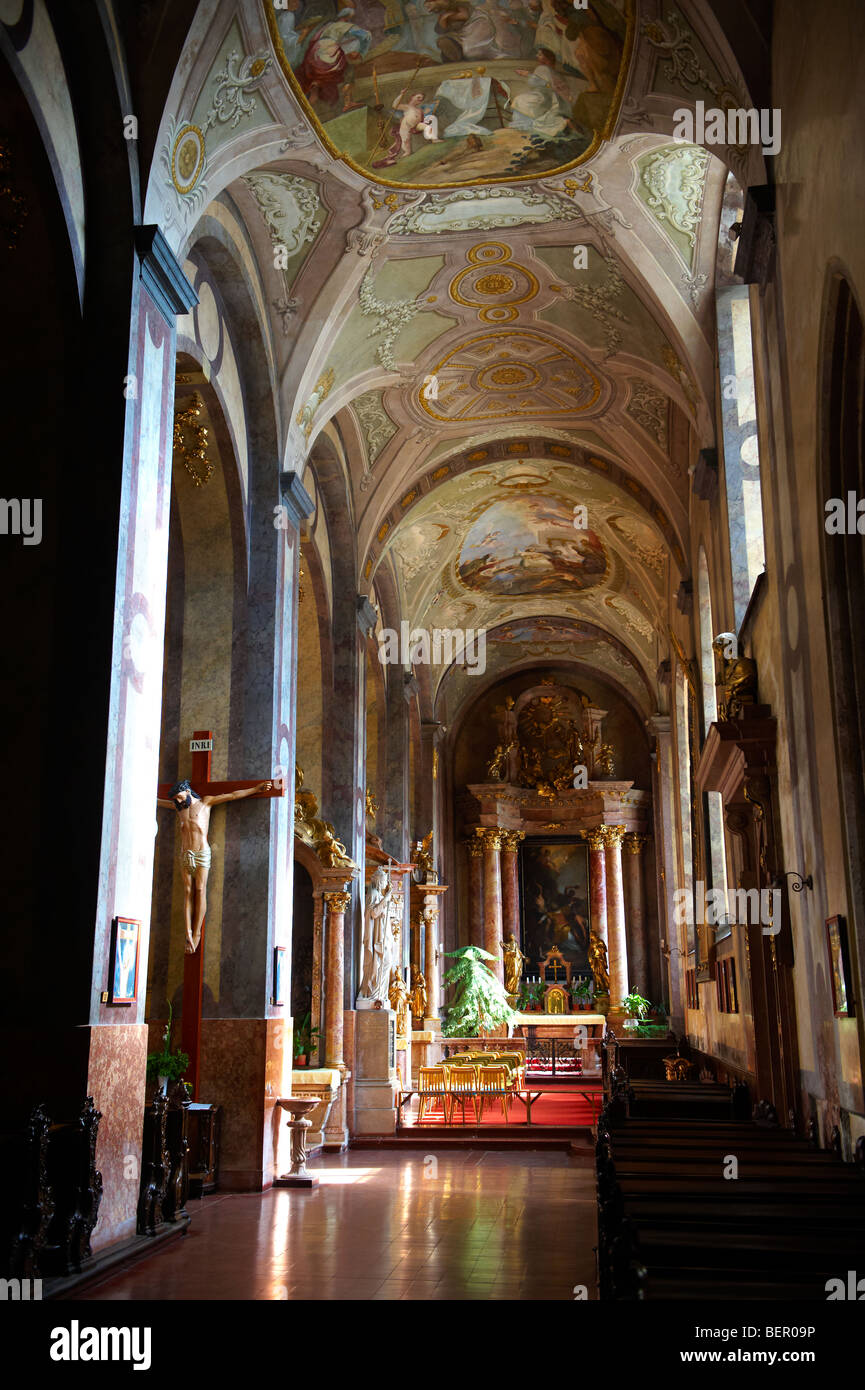 Side isle hi-res stock photography and images - Alamy