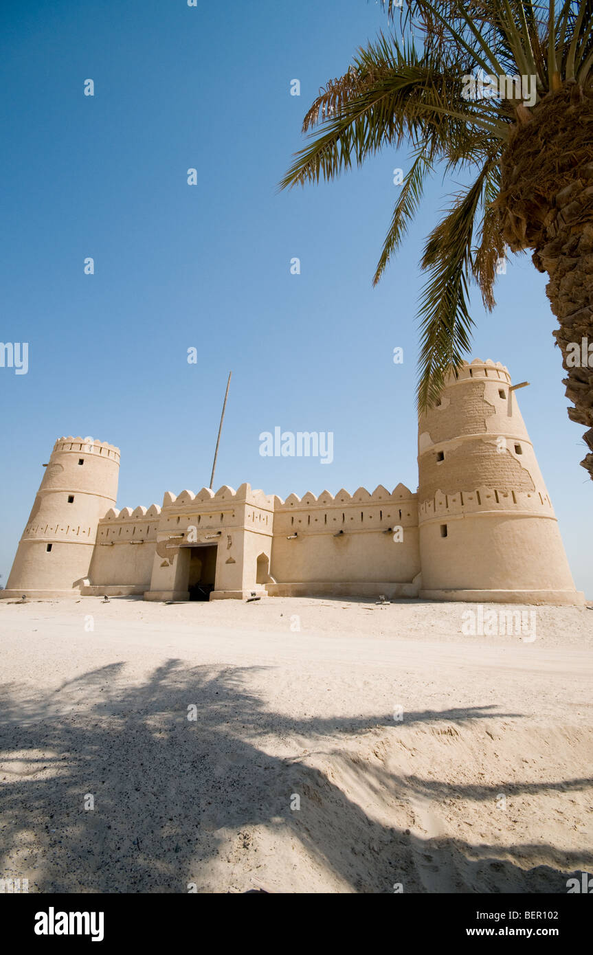 Fort in abu dhabi hi-res stock photography and images - Alamy