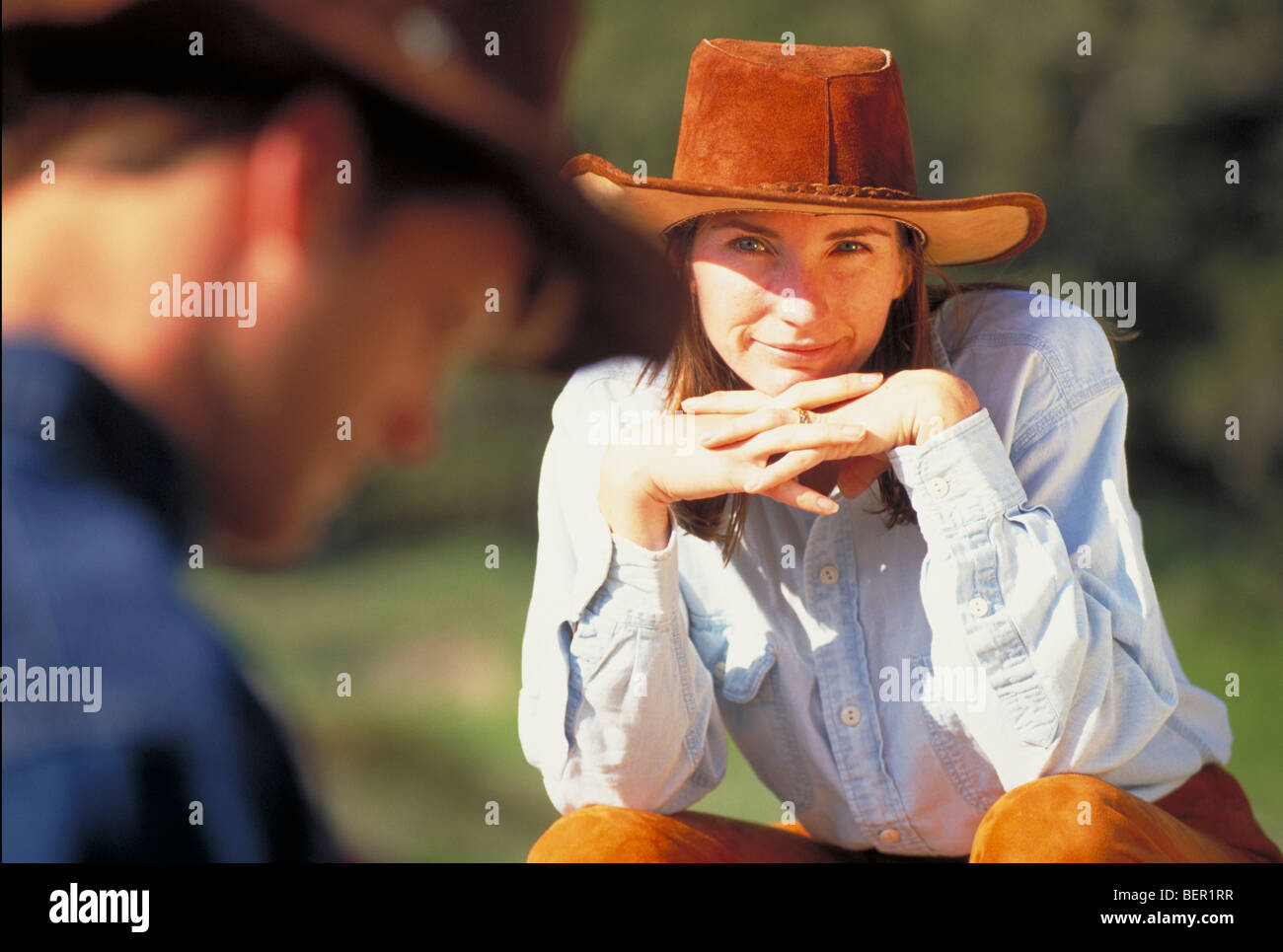 Cowboy and cowgirl couple hi-res stock photography and images - Alamy