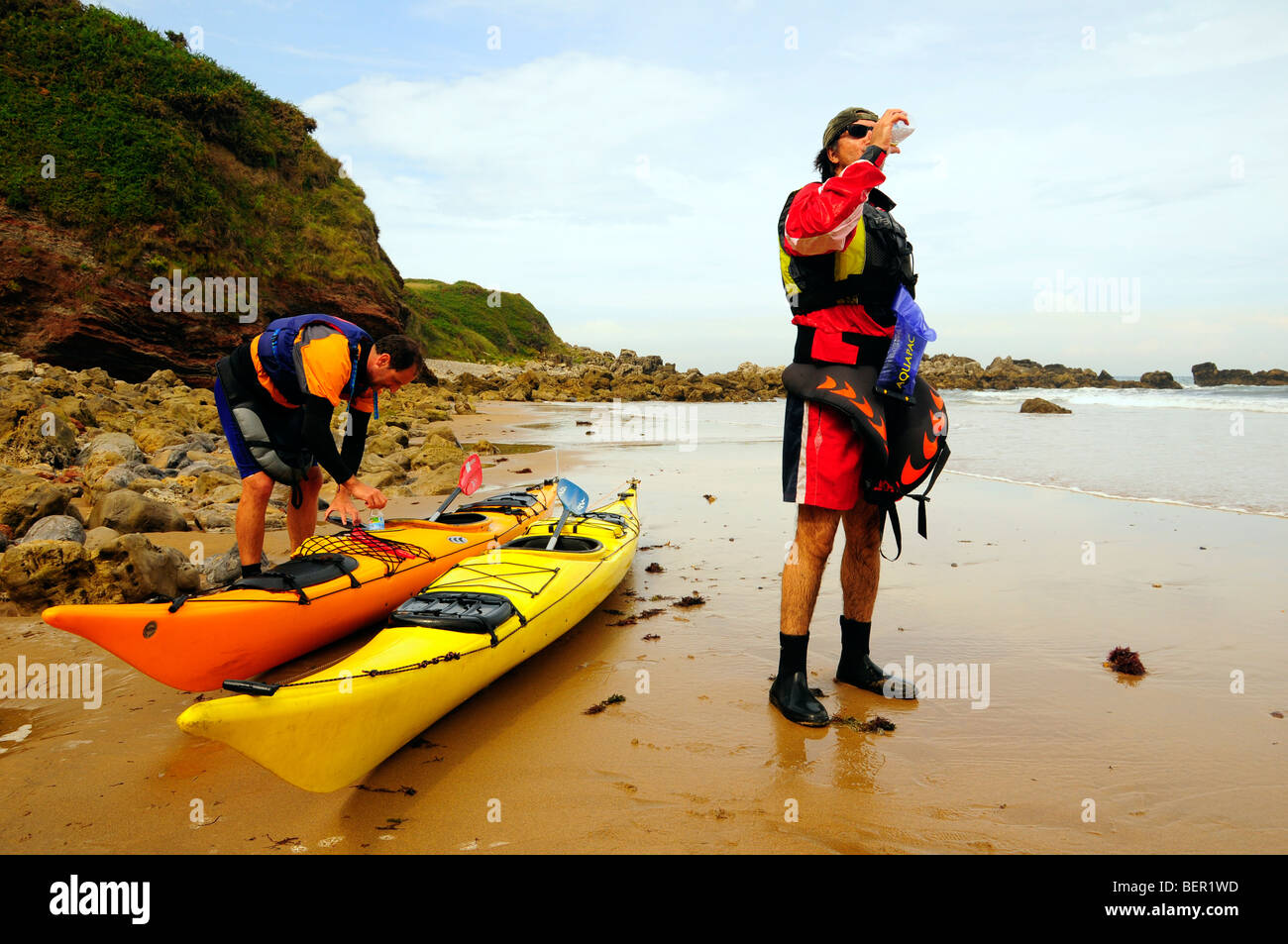 Two canoes together hi-res stock photography and images - Alamy